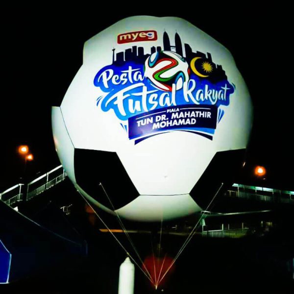 Giant Balloons for Advertising | Wonder Balloons